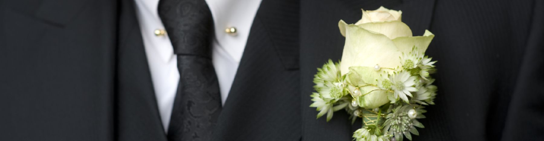 Funeral Dress Codes – What to Wear During a Funeral Visit - Signature ...